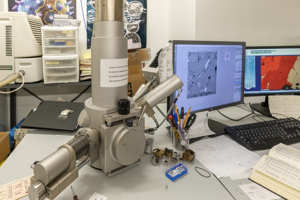 SEM & TIMS Lab | Department of Earth Science & Environmental Change | UIUC
